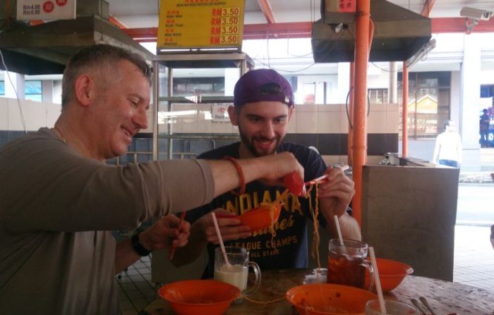 A Taste of Sarawak: Kuching Food by Foot - Paradesa Borneo