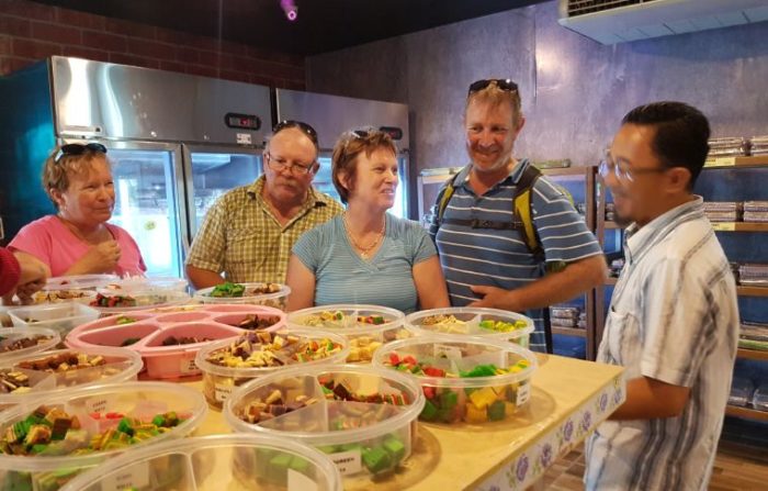 A Taste of Sarawak: Kuching Food by Foot - Paradesa Borneo